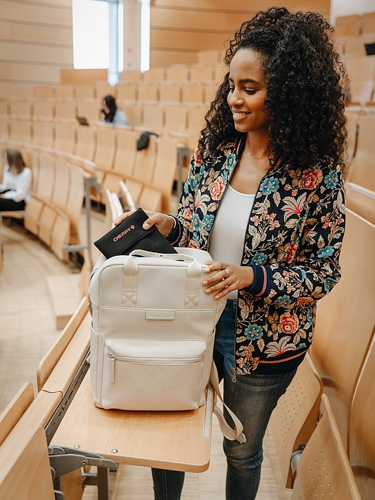 CHERRY KW 7100 MINI | Compact Bluetooth® Keyboard - Cherry