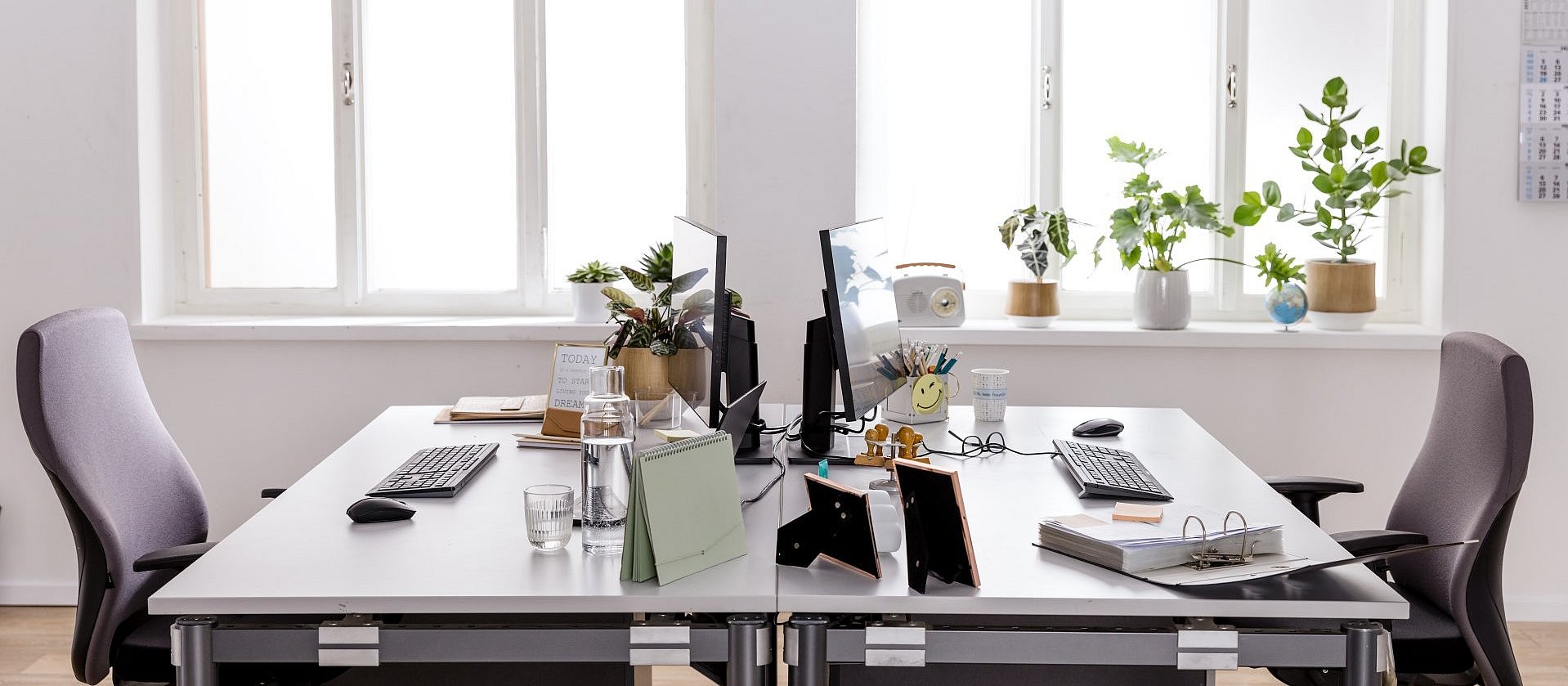 CHERRY STREAM DESKTOP | Wireless mouse & keyboard set with silent click ...