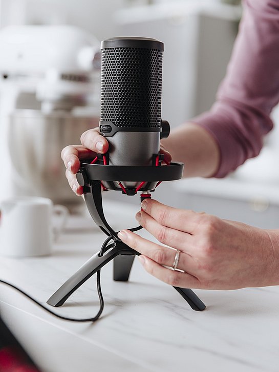 CHERRY UM 6.0 ADVANCED | Noble Streaming Microphone - Cherry