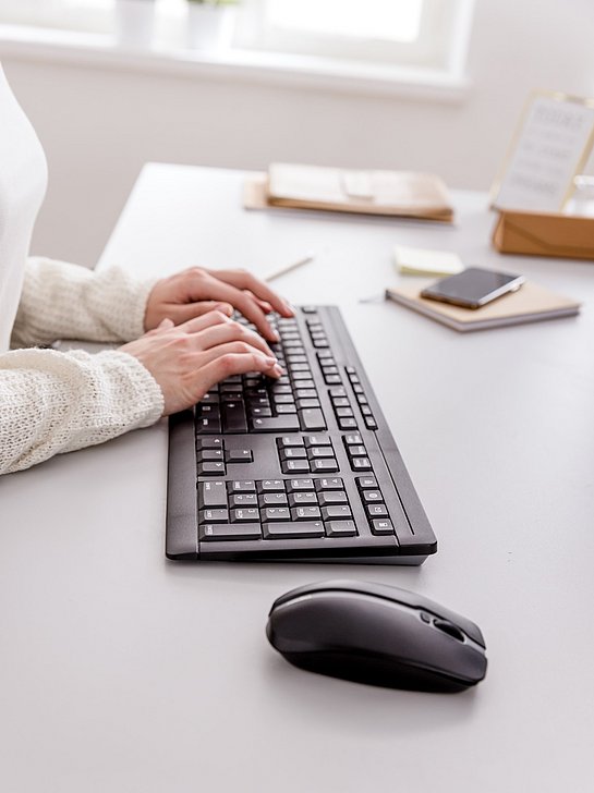 CHERRY STREAM DESKTOP | Wireless mouse & keyboard set with silent click ...