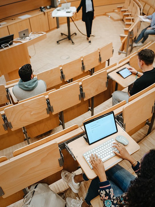 CHERRY KW 7100 MINI | Compact Bluetooth® Keyboard - Cherry