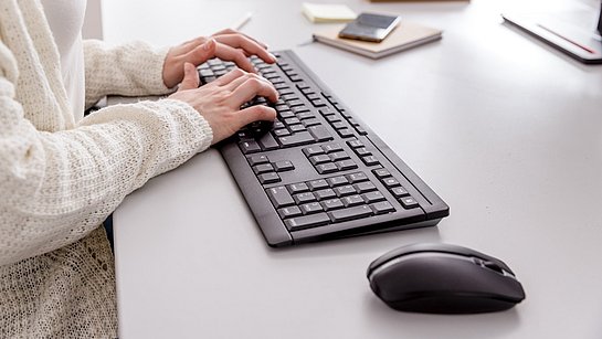 CHERRY STREAM DESKTOP | Wireless mouse & keyboard set with silent click ...