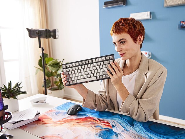 CHERRY KW 300 MX | Wireless Compact Hot-Swap Keyboard - Cherry